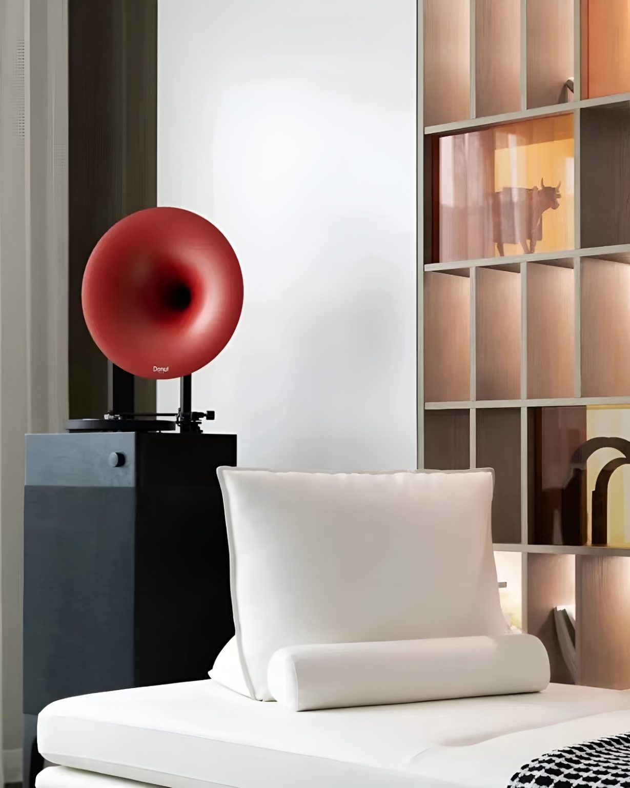 Fennessy-Donuti5 All in one Turntable Systemwith Bluetooth – CMY